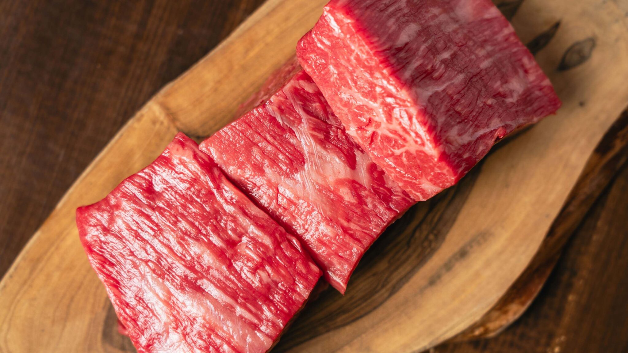 Marbling in Kobe Beef: What Makes It So Special? - 神戸牛ステーキとハンバーグカミシゲ
